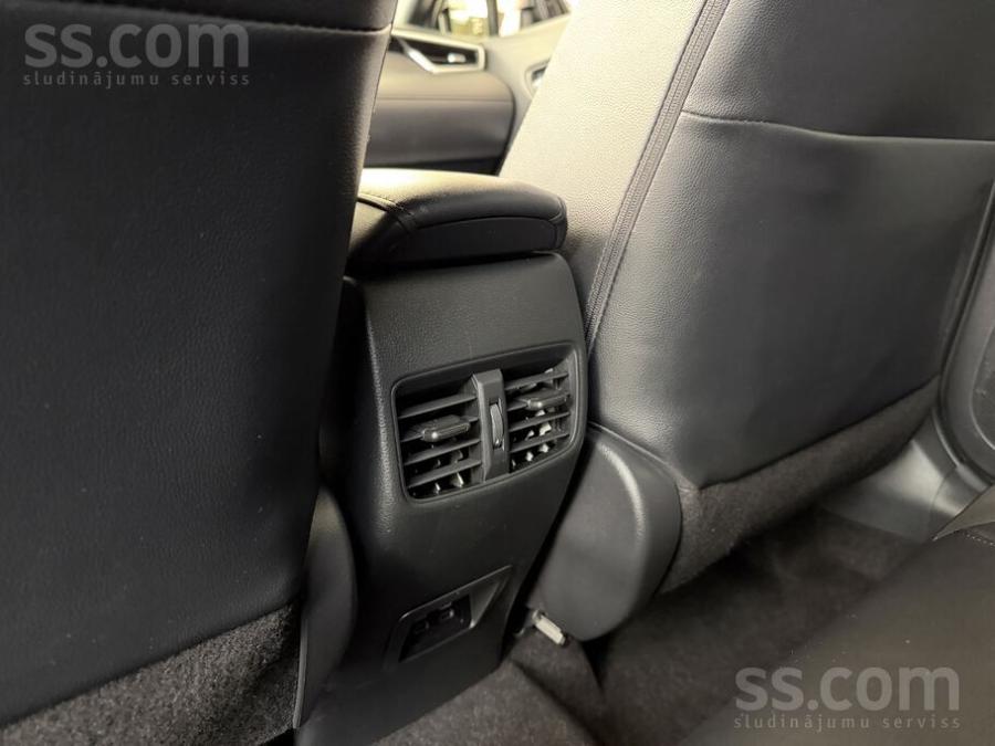 Melns Toyota Corolla Cross 2025 Rīga, ar dzinēja tilpumu 1.80 L un nobraukumu 44 tūkst. km par 30500 €, foto 13 vietnē AUTOMOTO.COM.LV