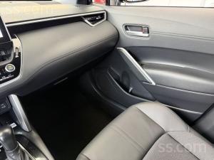 Melns Toyota Corolla Cross 2025 Rīga, ar dzinēja tilpumu 1.80 L un nobraukumu 44 tūkst. km par 30500 €, foto 15 vietnē AUTOMOTO.COM.LV