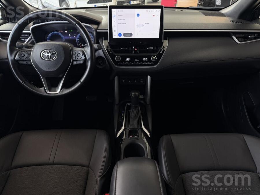 Melns Toyota Corolla Cross 2025 Rīga, ar dzinēja tilpumu 1.80 L un nobraukumu 44 tūkst. km par 30500 €, foto 16 vietnē AUTOMOTO.COM.LV