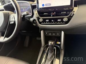 Melns Toyota Corolla Cross 2025 Rīga, ar dzinēja tilpumu 1.80 L un nobraukumu 44 tūkst. km par 30500 €, foto 20 vietnē AUTOMOTO.COM.LV