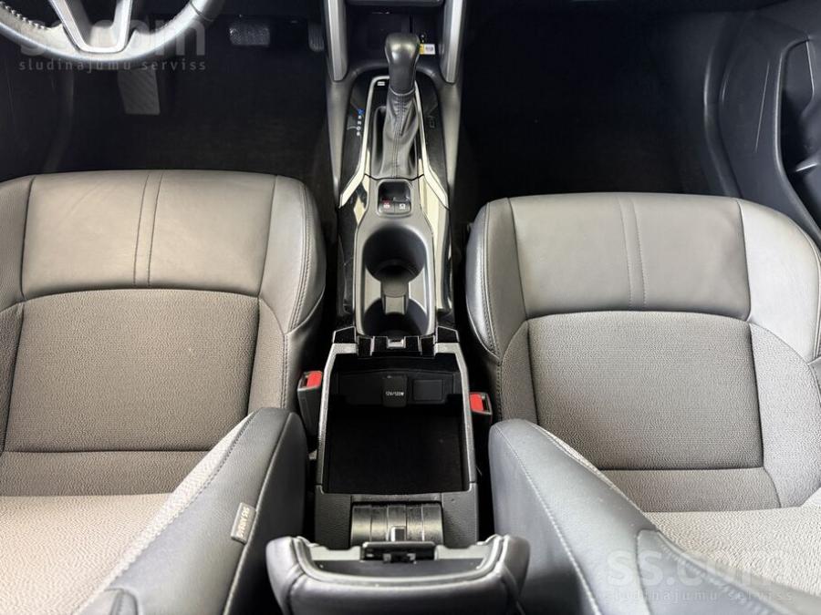 Melns Toyota Corolla Cross 2025 Rīga, ar dzinēja tilpumu 1.80 L un nobraukumu 44 tūkst. km par 30500 €, foto 21 vietnē AUTOMOTO.COM.LV