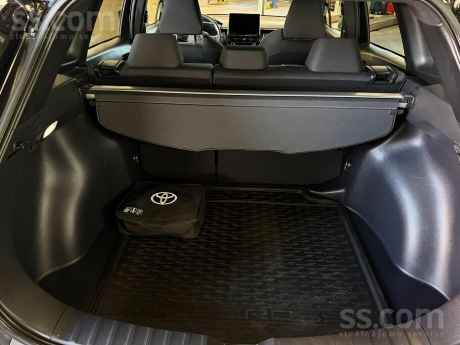 Черный Тойота Corolla Cross 2025 в Екабпилс, объемом двигателя 1.80 л и пробегом 45 тыс. км за 29900 €, фото 16 на AUTOMOTO.COM.LV