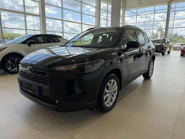 Черный Тойота Corolla Cross 2026 в Паневежис, объемом двигателя 1.80 л и пробегом 0 тыс. км за 33490 €, фото 1 на AUTOMOTO.COM.LV