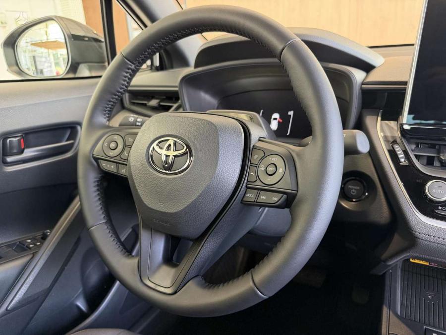 Melns Toyota Corolla Cross 2026 Panevēža, ar dzinēja tilpumu 1.80 L un nobraukumu 0 tūkst. km par 33490 €, foto 17 vietnē AUTOMOTO.COM.LV