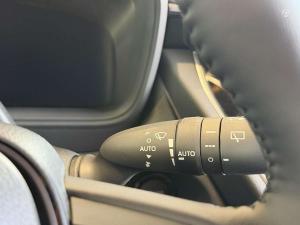 Melns Toyota Corolla Cross 2026 Panevēža, ar dzinēja tilpumu 1.80 L un nobraukumu 0 tūkst. km par 33490 €, foto 20 vietnē AUTOMOTO.COM.LV