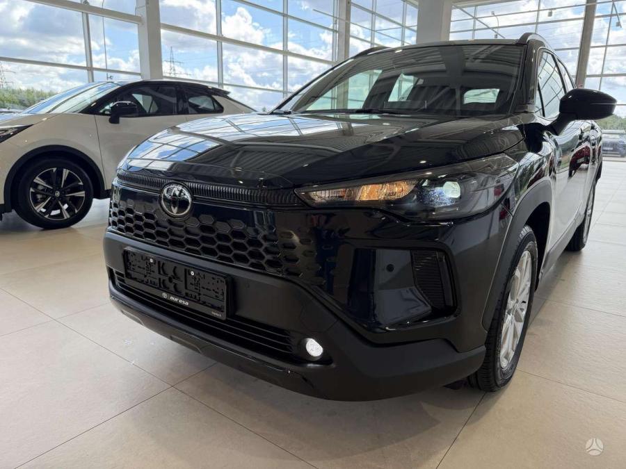 Melns Toyota Corolla Cross 2026 Panevēža, ar dzinēja tilpumu 1.80 L un nobraukumu 0 tūkst. km par 33490 €, foto 33 vietnē AUTOMOTO.COM.LV