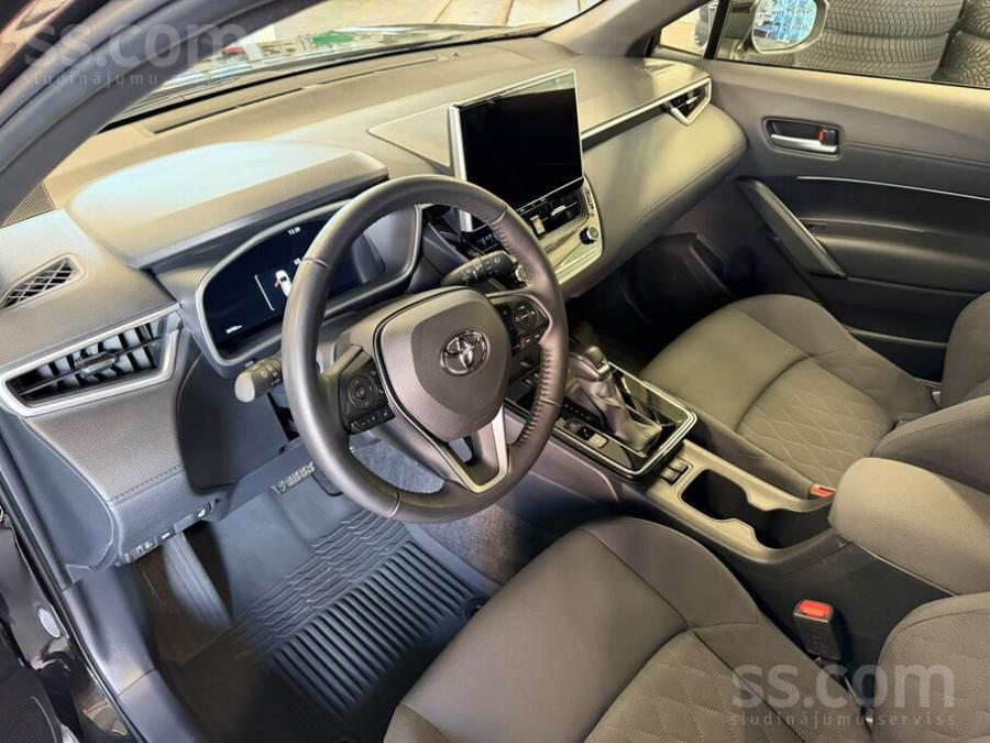 Black Toyota Corolla Cross 2026 in Jekabpils, with an engine capacity of 1.80 L and mileage of 25 thousand km for 32900 €, photo 15 on AUTOMOTO.COM.LV