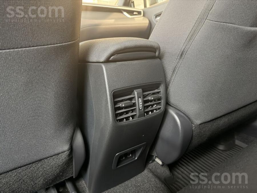 Black Toyota Corolla Cross 2026 in Riga, with an engine capacity of 1.80 L and mileage of 25 thousand km for 31500 €, photo 14 on AUTOMOTO.COM.LV