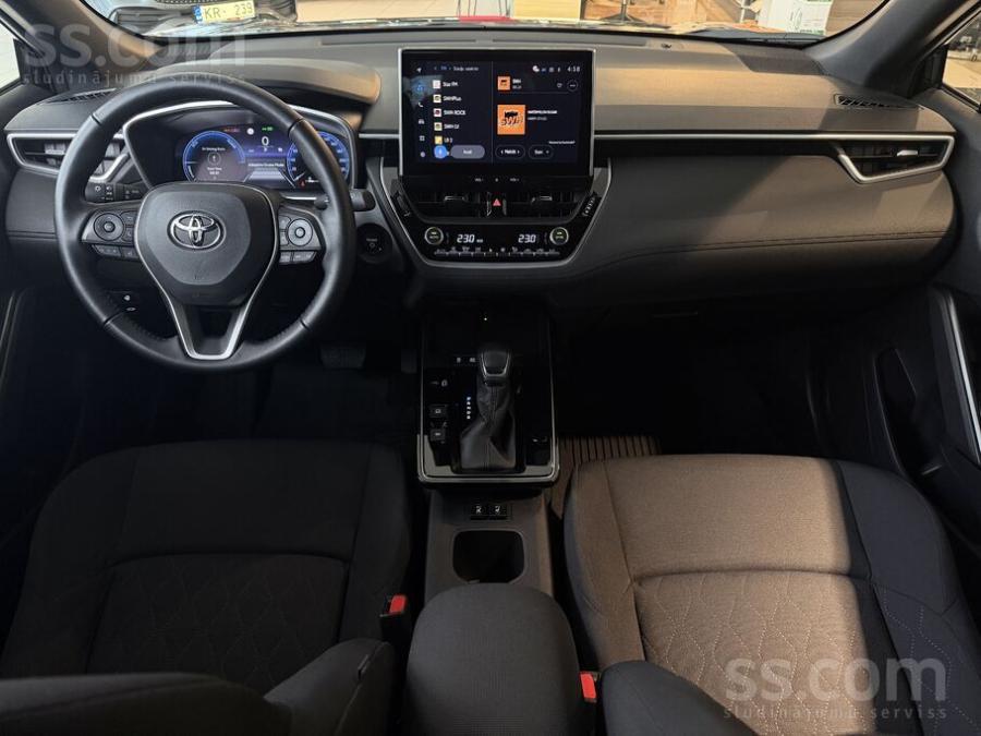 Black Toyota Corolla Cross 2026 in Riga, with an engine capacity of 1.80 L and mileage of 25 thousand km for 31500 €, photo 19 on AUTOMOTO.COM.LV