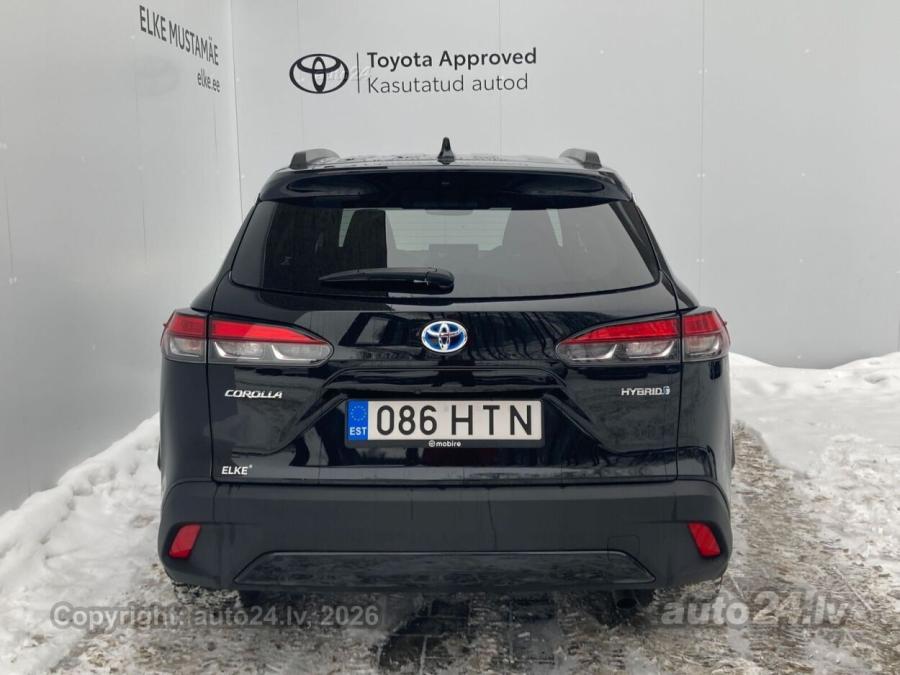 Черный Тойота Corolla Cross 2022 в Таллин, объемом двигателя 1.99 л и пробегом 40 тыс. км за 29495 €, фото 5 на AUTOMOTO.COM.LV