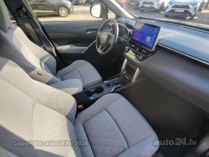Черный Тойота Corolla Cross 2023 в Таллин, объемом двигателя 1.99 л и пробегом 25 тыс. км за 36995 €, фото 6 на AUTOMOTO.COM.LV