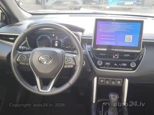 Черный Тойота Corolla Cross 2023 в Таллин, объемом двигателя 1.99 л и пробегом 25 тыс. км за 36995 €, фото 8 на AUTOMOTO.COM.LV