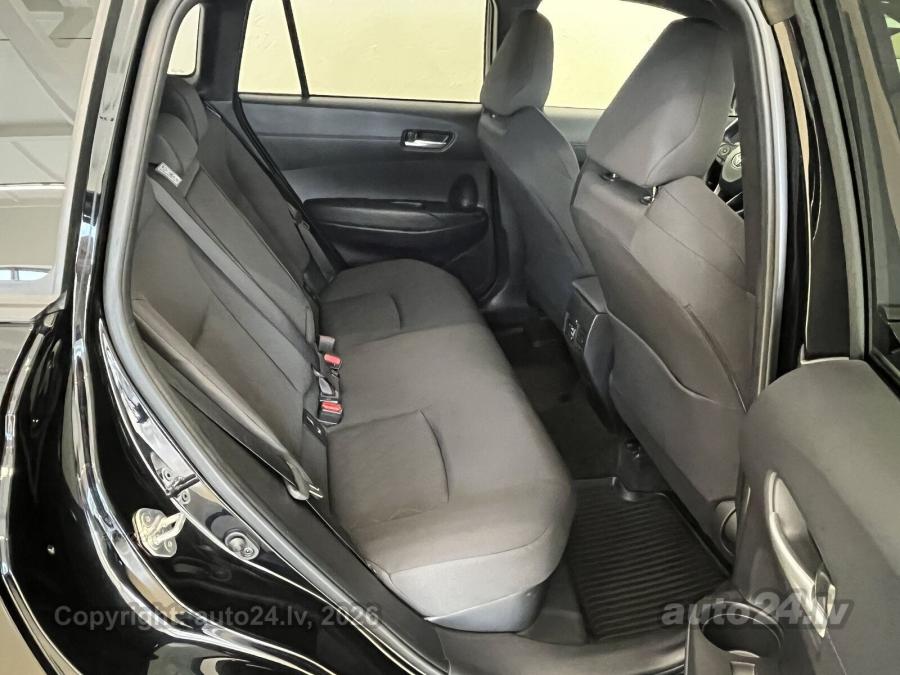 Черный Тойота Corolla Cross 2023 в Раквере, объемом двигателя 1.99 л и пробегом 44 тыс. км за 30990 €, фото 7 на AUTOMOTO.COM.LV
