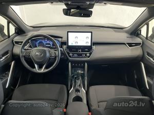 Черный Тойота Corolla Cross 2023 в Раквере, объемом двигателя 1.99 л и пробегом 44 тыс. км за 30990 €, фото 8 на AUTOMOTO.COM.LV