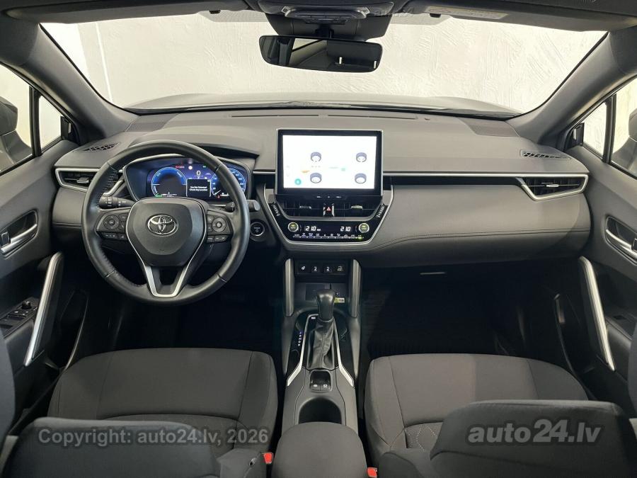 Черный Тойота Corolla Cross 2023 в Раквере, объемом двигателя 1.99 л и пробегом 44 тыс. км за 30990 €, фото 8 на AUTOMOTO.COM.LV