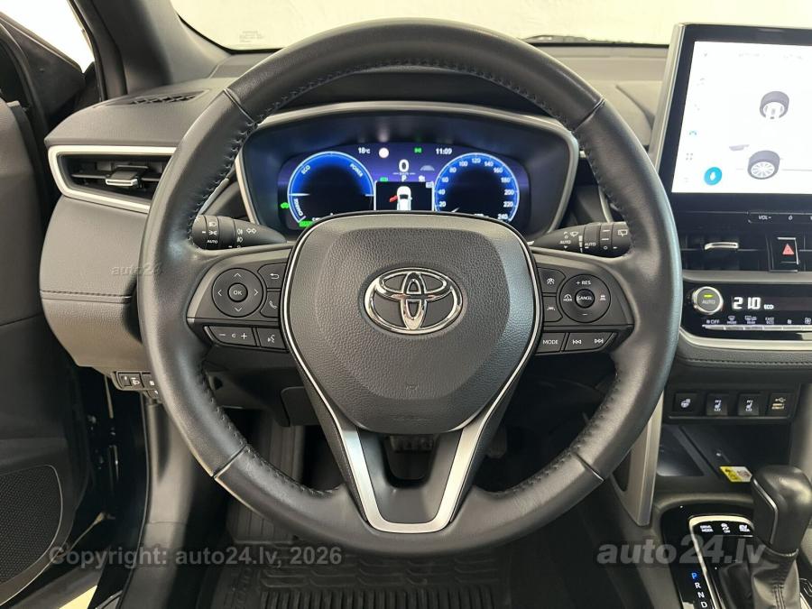 Черный Тойота Corolla Cross 2023 в Раквере, объемом двигателя 1.99 л и пробегом 44 тыс. км за 30990 €, фото 10 на AUTOMOTO.COM.LV