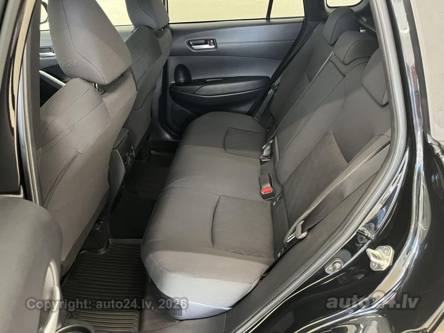 Черный Тойота Corolla Cross 2023 в Раквере, объемом двигателя 1.99 л и пробегом 44 тыс. км за 30990 €, фото 14 на AUTOMOTO.COM.LV