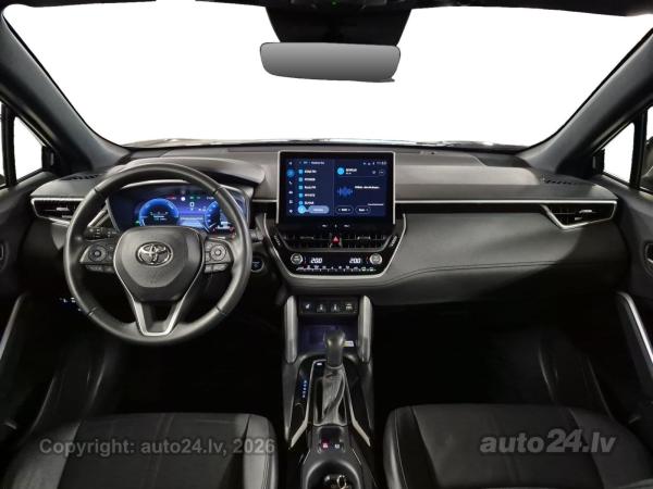 Black Toyota Corolla Cross 2023 in Tallinn, with an engine capacity of 1.80 L and mileage of 40 thousand km for 29490 €, photo 9 on AUTOMOTO.COM.LV