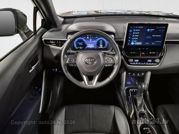 Black Toyota Corolla Cross 2023 in Tallinn, with an engine capacity of 1.80 L and mileage of 40 thousand km for 29490 €, photo 10 on AUTOMOTO.COM.LV