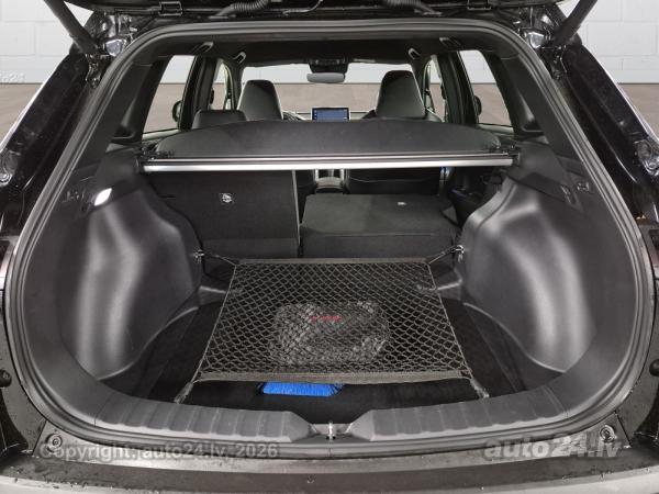 Black Toyota Corolla Cross 2023 in Tallinn, with an engine capacity of 1.80 L and mileage of 40 thousand km for 29490 €, photo 11 on AUTOMOTO.COM.LV