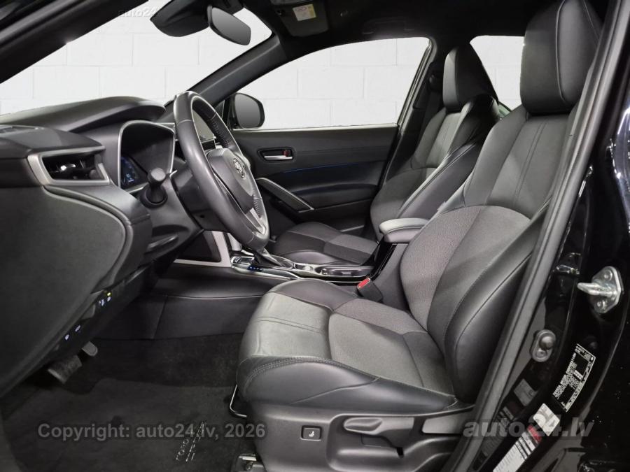 Черный Тойота Corolla Cross 2023 в Таллин, объемом двигателя 1.80 л и пробегом 40 тыс. км за 29490 €, фото 12 на AUTOMOTO.COM.LV