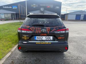 Black Toyota Corolla Cross 2024 in Tartu, with an engine capacity of 1.80 L and mileage of 61 thousand km for 29900 €, photo 5 on AUTOMOTO.COM.LV