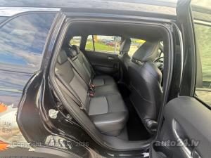 Black Toyota Corolla Cross 2024 in Tartu, with an engine capacity of 1.80 L and mileage of 61 thousand km for 29900 €, photo 8 on AUTOMOTO.COM.LV