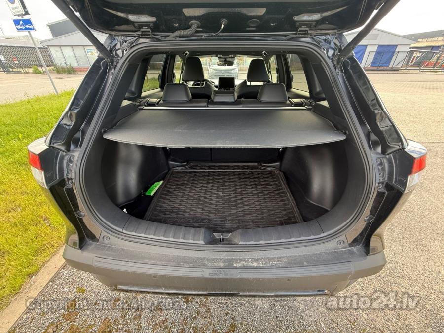 Black Toyota Corolla Cross 2024 in Tartu, with an engine capacity of 1.80 L and mileage of 61 thousand km for 29900 €, photo 9 on AUTOMOTO.COM.LV