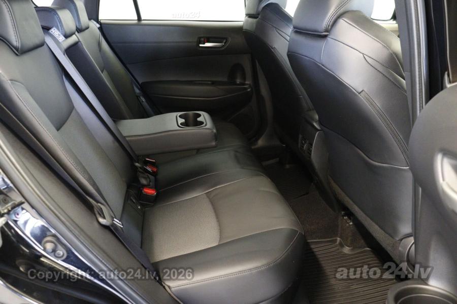 Black Toyota Corolla Cross 2024 in Tallinn, with an engine capacity of 1.99 L and mileage of 10 thousand km for 36500 €, photo 8 on AUTOMOTO.COM.LV