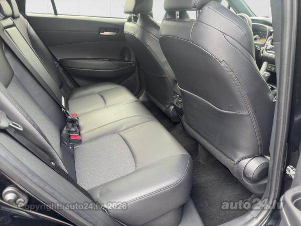 Black Toyota Corolla Cross 2024 in Paide, with an engine capacity of 1.80 L and mileage of 61 thousand km for 30990 €, photo 7 on AUTOMOTO.COM.LV