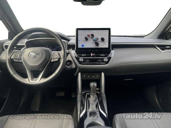 Black Toyota Corolla Cross 2024 in Paide, with an engine capacity of 1.80 L and mileage of 61 thousand km for 30990 €, photo 8 on AUTOMOTO.COM.LV