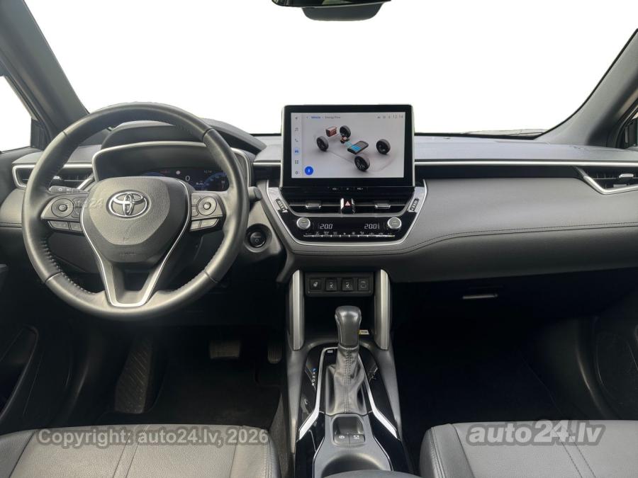 Черный Тойота Corolla Cross 2024 в Пайде, объемом двигателя 1.80 л и пробегом 61 тыс. км за 30990 €, фото 9 на AUTOMOTO.COM.LV