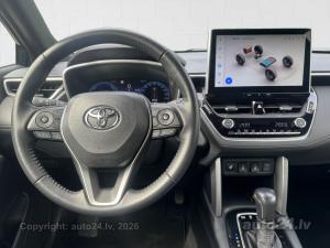 Черный Тойота Corolla Cross 2024 в Пайде, объемом двигателя 1.80 л и пробегом 61 тыс. км за 30990 €, фото 10 на AUTOMOTO.COM.LV