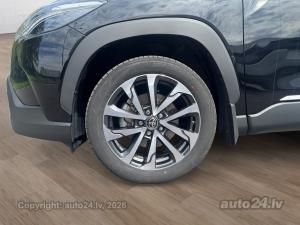 Черный Тойота Corolla Cross 2024 в Пайде, объемом двигателя 1.80 л и пробегом 61 тыс. км за 30990 €, фото 16 на AUTOMOTO.COM.LV