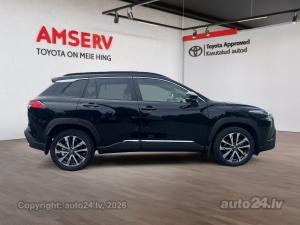 Черный Тойота Corolla Cross 2024 в Пайде, объемом двигателя 1.80 л и пробегом 61 тыс. км за 30990 €, фото 17 на AUTOMOTO.COM.LV