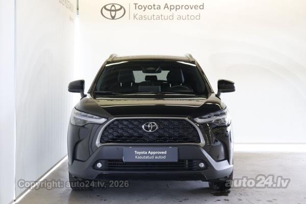 Черный Тойота Corolla Cross 2024 в Таллин, объемом двигателя 1.99 л и пробегом 45 тыс. км за 34900 €, фото 5 на AUTOMOTO.COM.LV