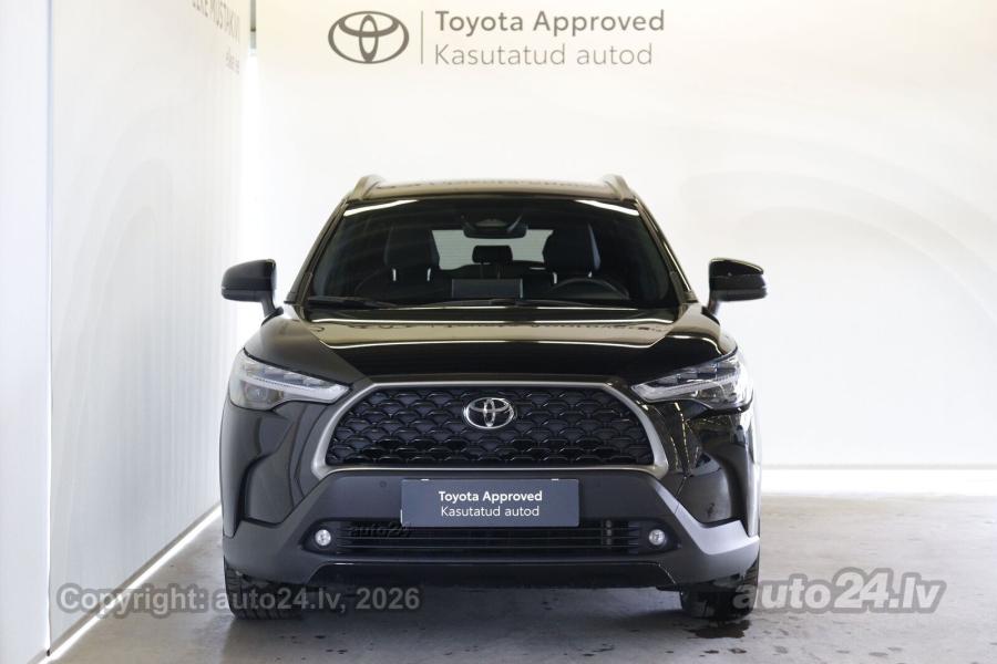 Black Toyota Corolla Cross 2024 in Tallinn, with an engine capacity of 1.99 L and mileage of 45 thousand km for 34900 €, photo 6 on AUTOMOTO.COM.LV