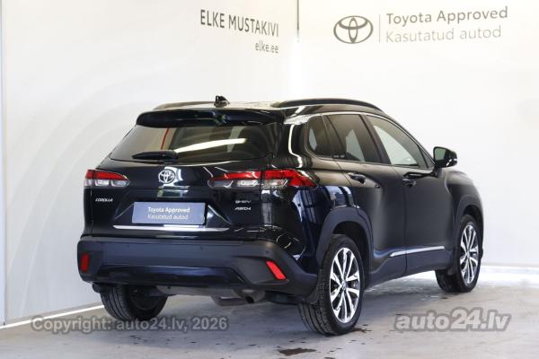 Черный Тойота Corolla Cross 2024 в Таллин, объемом двигателя 1.99 л и пробегом 56 тыс. км за 33700 €, фото 2 на AUTOMOTO.COM.LV