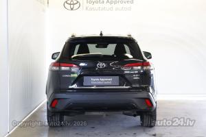 Melns Toyota Corolla Cross 2024 Tallina, ar dzinēja tilpumu 1.99 L un nobraukumu 56 tūkst. km par 33700 €, foto 5 vietnē AUTOMOTO.COM.LV