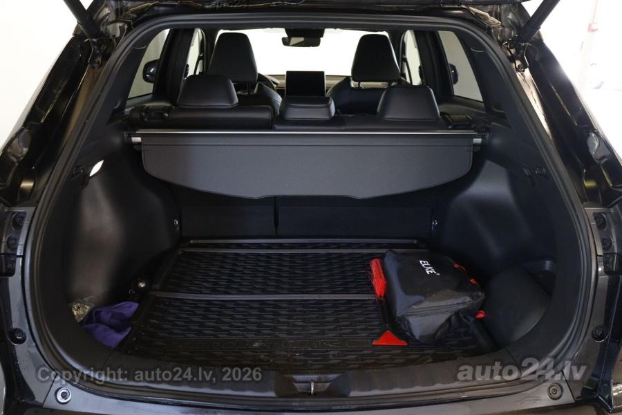 Melns Toyota Corolla Cross 2024 Tallina, ar dzinēja tilpumu 1.99 L un nobraukumu 56 tūkst. km par 33700 €, foto 11 vietnē AUTOMOTO.COM.LV
