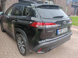 Черный Тойота Corolla Cross 2024 в Вильнюс, объемом двигателя 1.99 л и пробегом 20 тыс. км за 33000 €, фото 5 на AUTOMOTO.COM.LV