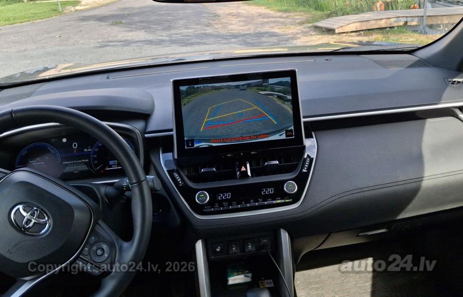 Черный Тойота Corolla Cross 2025 в Таллин, объемом двигателя 2.00 л и пробегом 31 тыс. км за 32900 €, фото 4 на AUTOMOTO.COM.LV