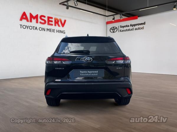 Melns Toyota Corolla Cross 2025 Paide, ar dzinēja tilpumu 2.00 L un nobraukumu 31 tūkst. km par 32790 €, foto 4 vietnē AUTOMOTO.COM.LV