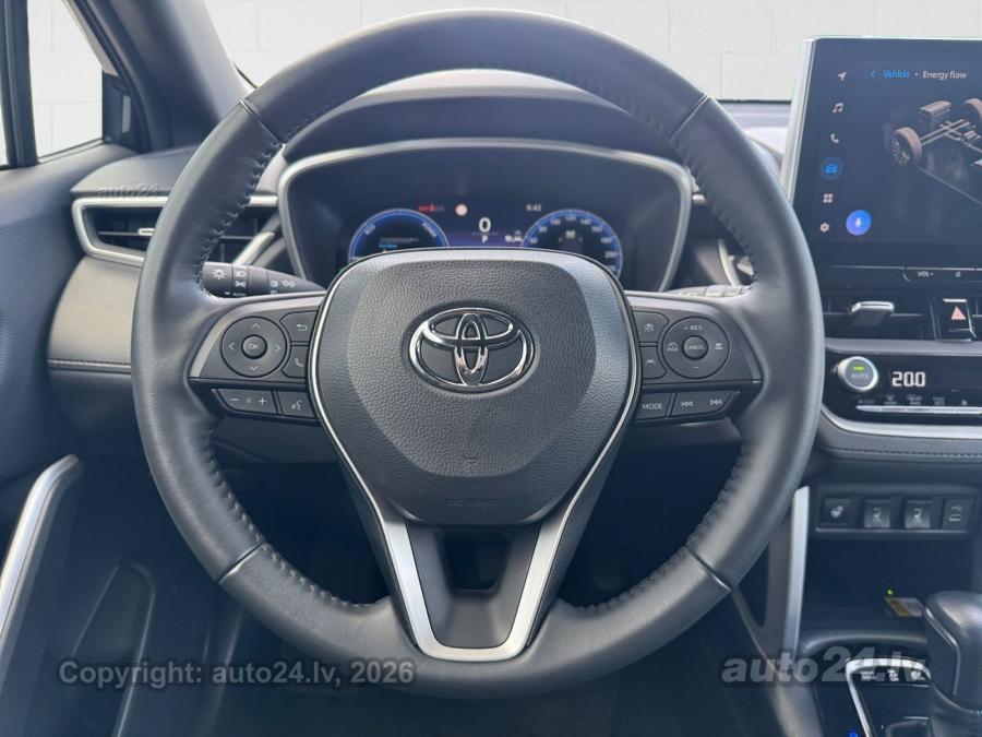 Черный Тойота Corolla Cross 2025 в Пайде, объемом двигателя 2.00 л и пробегом 31 тыс. км за 32790 €, фото 13 на AUTOMOTO.COM.LV