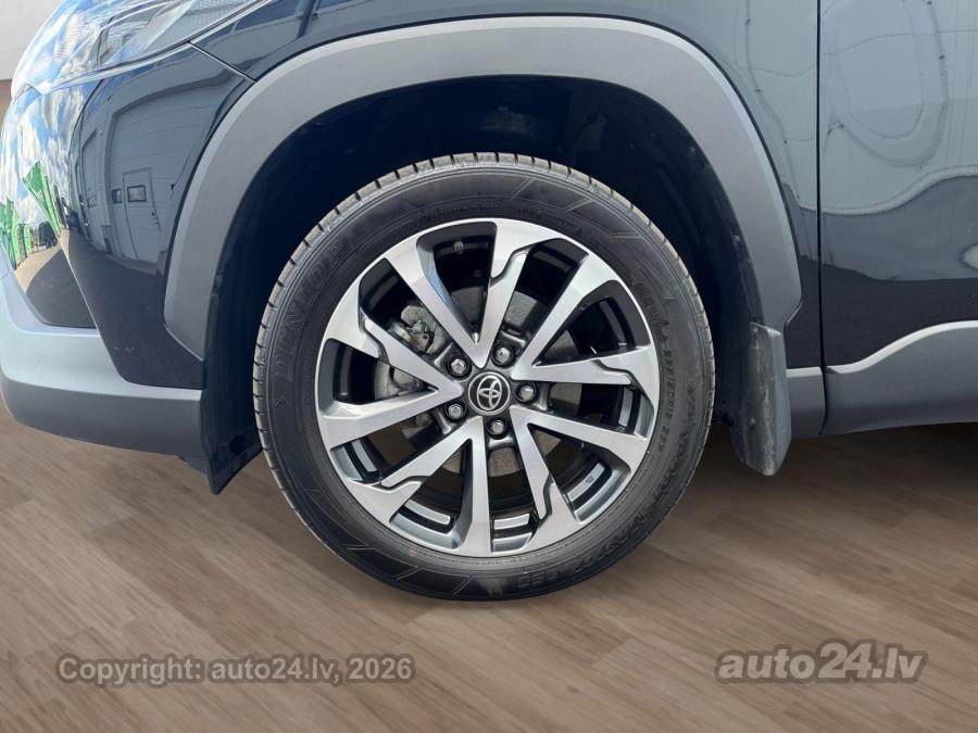 Черный Тойота Corolla Cross 2025 в Пайде, объемом двигателя 2.00 л и пробегом 31 тыс. км за 32790 €, фото 16 на AUTOMOTO.COM.LV