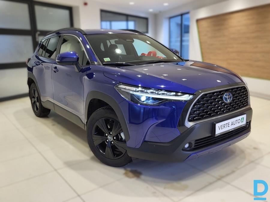 Синий Тойота Corolla Cross 2022 в Рига, объемом двигателя 2.00 л и пробегом 26 тыс. км за 29490 €, фото 1 на AUTOMOTO.COM.LV