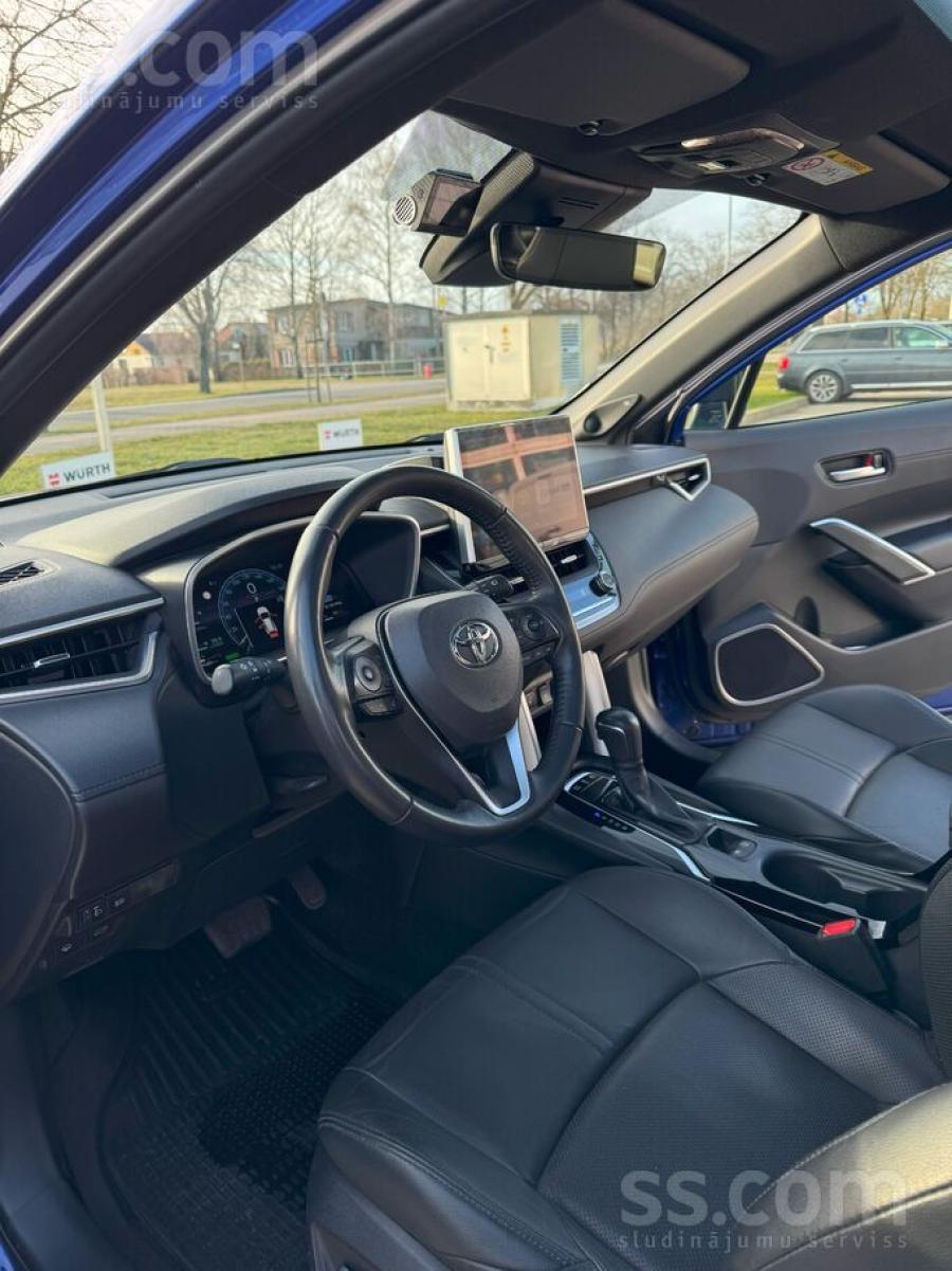 Zils Toyota Corolla Cross 2023 Ventspils, ar dzinēja tilpumu 2.00 L un nobraukumu 44 tūkst. km par 33500 €, foto 10 vietnē AUTOMOTO.COM.LV
