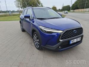 Zils Toyota Corolla Cross 2023 Rīga, ar dzinēja tilpumu 2.00 L un nobraukumu 63 tūkst. km par 29850 €, foto 3 vietnē AUTOMOTO.COM.LV