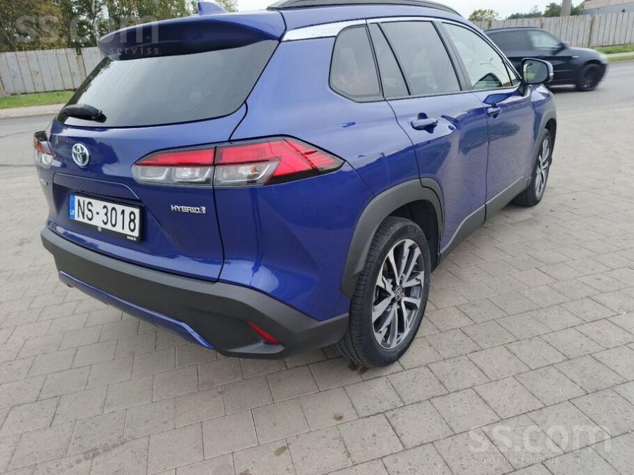 Zils Toyota Corolla Cross 2023 Rīga, ar dzinēja tilpumu 2.00 L un nobraukumu 63 tūkst. km par 29850 €, foto 4 vietnē AUTOMOTO.COM.LV