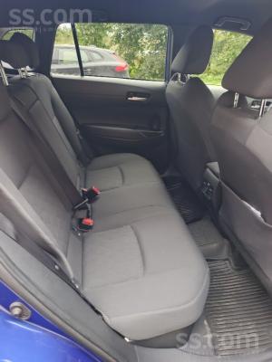 Zils Toyota Corolla Cross 2023 Rīga, ar dzinēja tilpumu 2.00 L un nobraukumu 63 tūkst. km par 29850 €, foto 6 vietnē AUTOMOTO.COM.LV